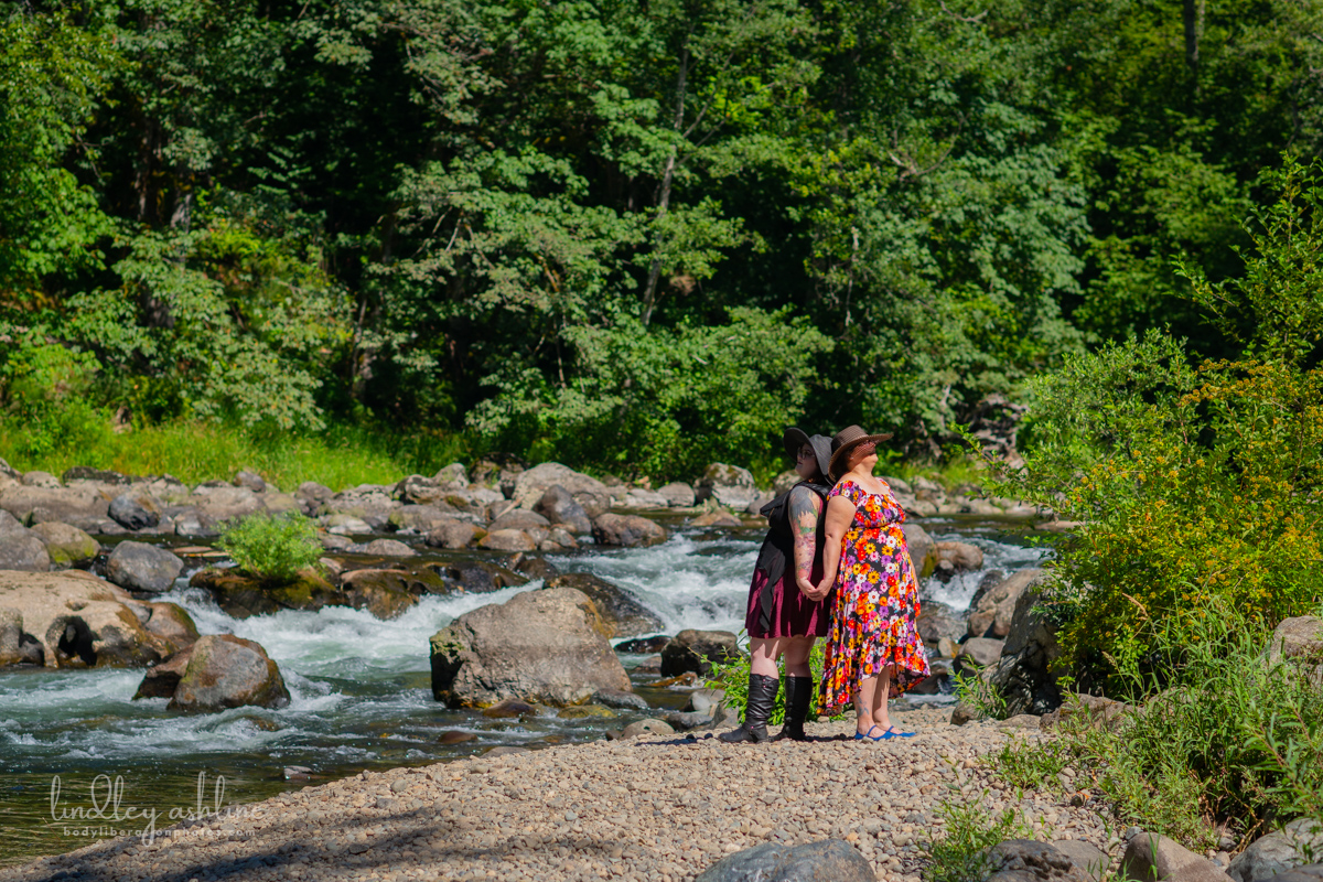 Sunny river portraits with Ms. T | Seattle body-positive portrait ...