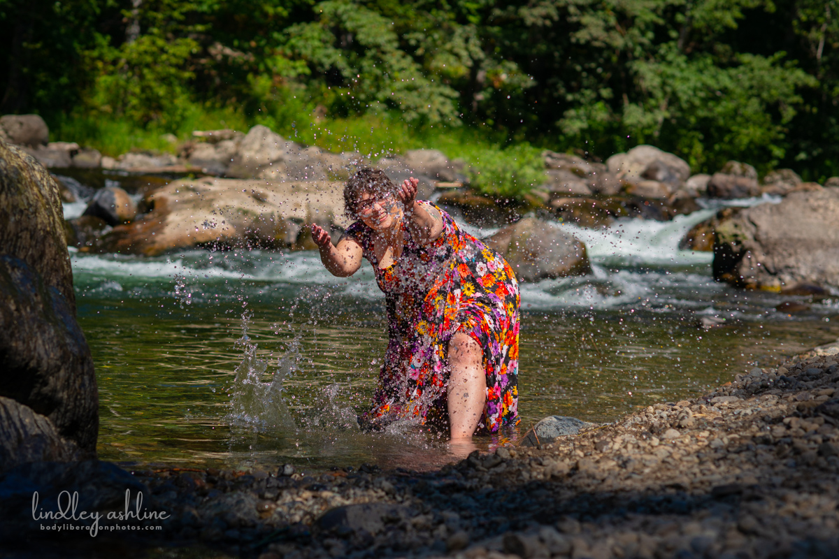Sunny river portraits with Ms. T | Seattle body-positive portrait ...